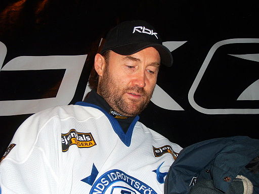 H2H 41: Ed Belfour vs. Roberto Luongo - Who was Better? - Sports H2H